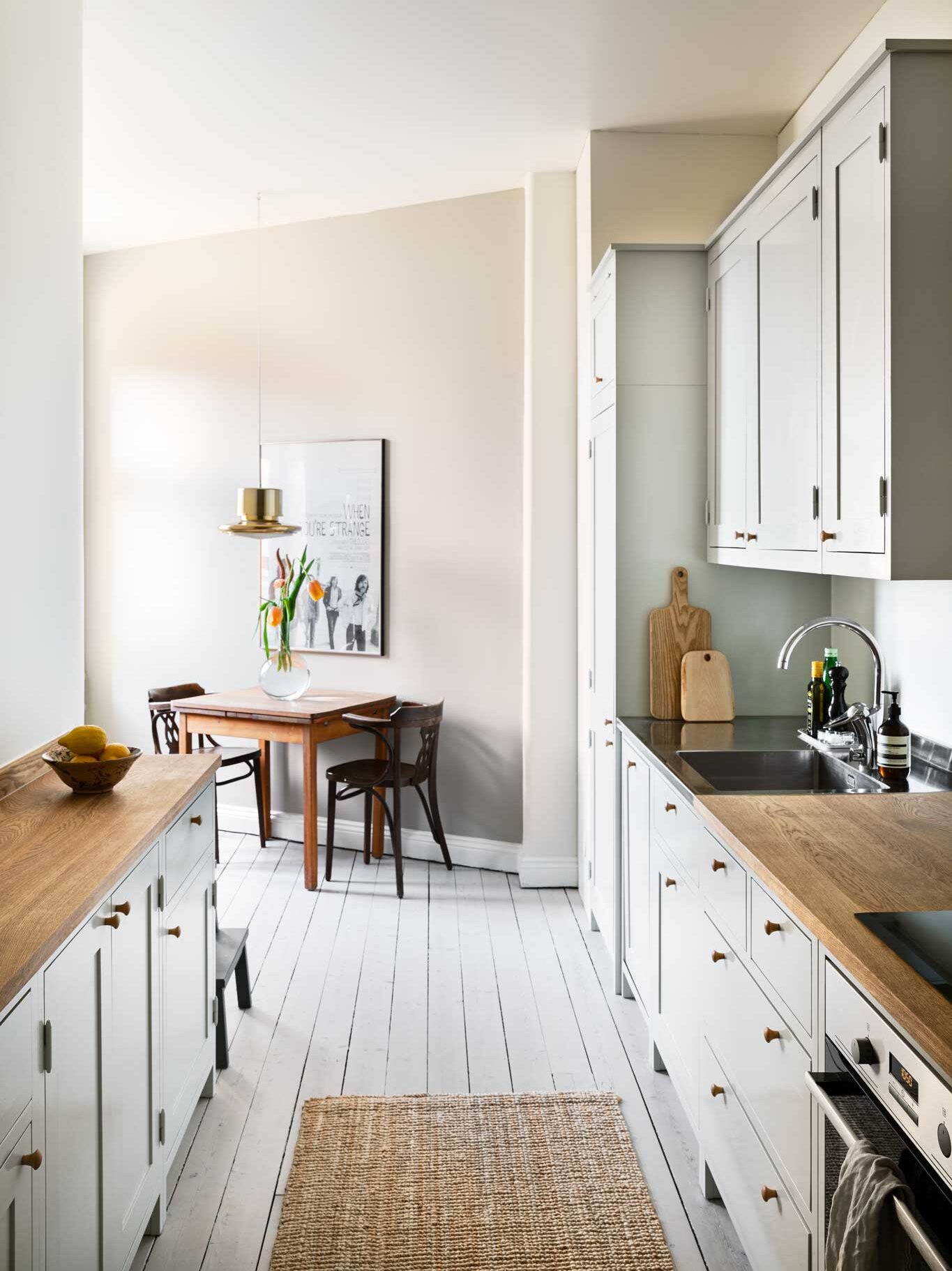 Ola Lustig's kitchen in Gamla Enskede - Scandinavian Shakerkitchen
