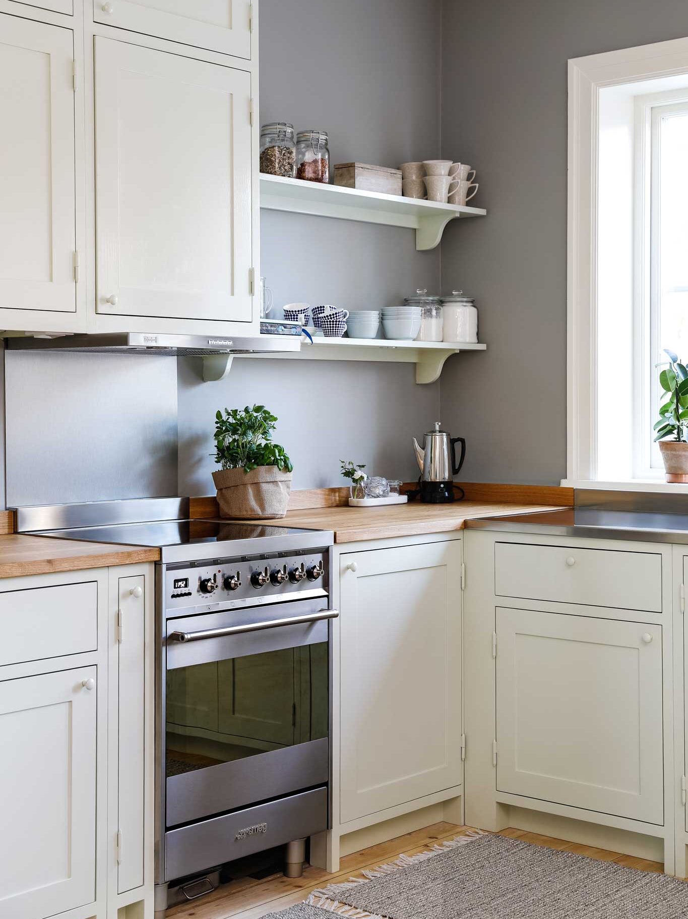 Ola Lustig's kitchen in Gamla Enskede - Scandinavian Shakerkitchen