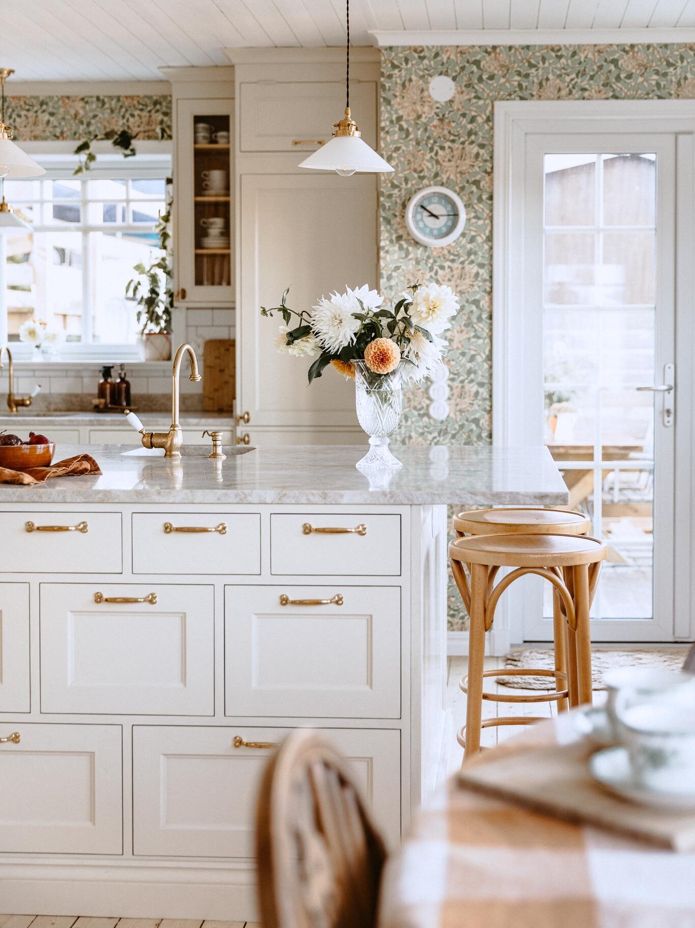 Ola Lustig's kitchen in Gamla Enskede - Scandinavian Shakerkitchen