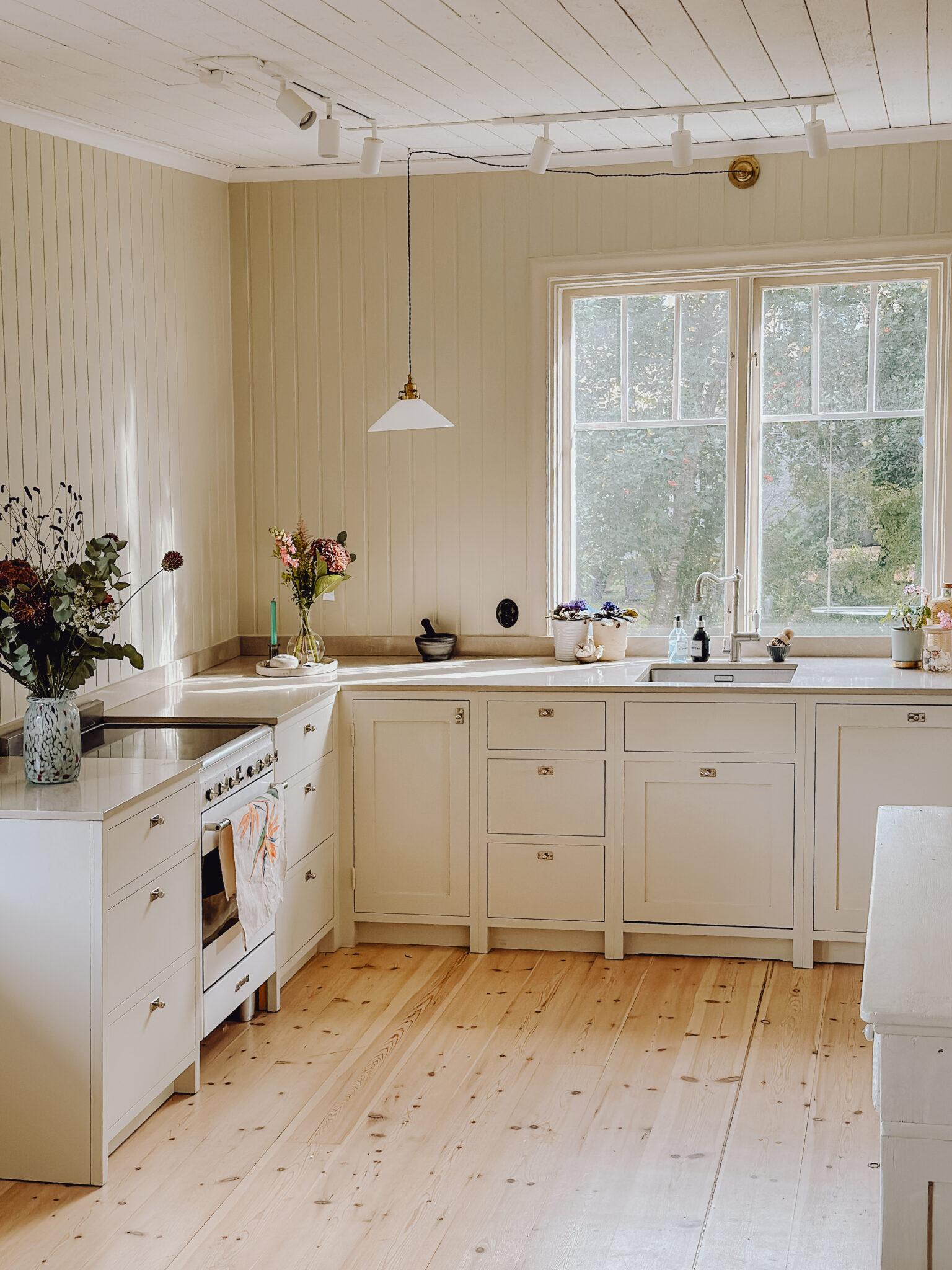 Ola Lustig's kitchen in Gamla Enskede - Scandinavian Shakerkitchen