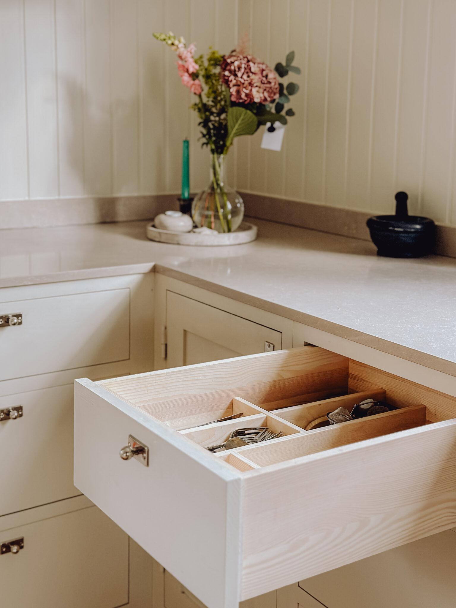 Ola Lustig's kitchen in Gamla Enskede - Scandinavian Shakerkitchen